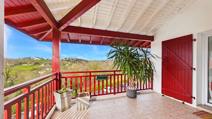 Appartement à vendre - Cambo-les-Bains - 3 pièces - 2 chambres