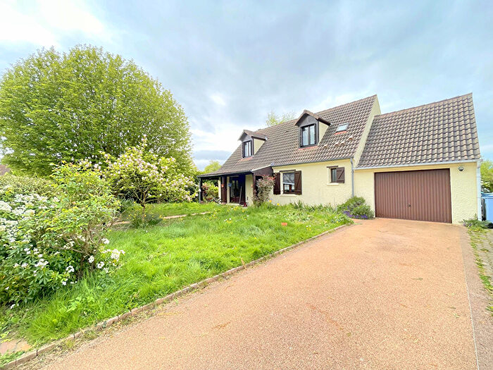 Maison à vendre - Chaumont-en-Vexin - 5 pièces - 3 chambres