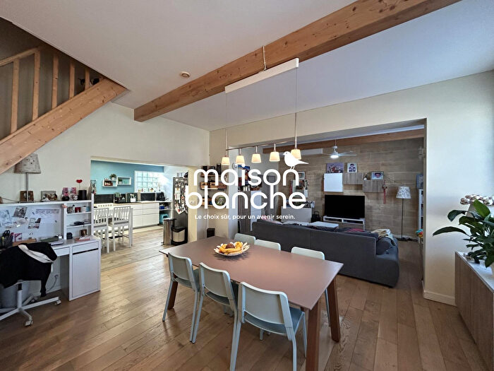 Maison à vendre - Les Artigues-de-Lussac - 6 pièces - 4 chambres