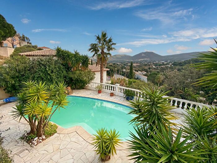 Maison à vendre - Le Plan-de-la-Tour - 5 pièces - 4 chambres