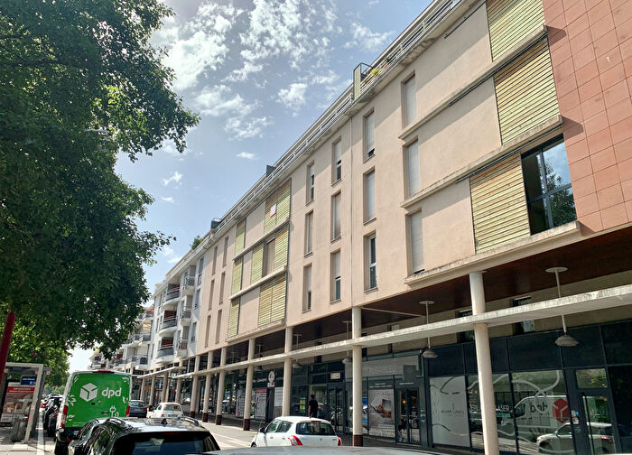 Appartement à louer - Rodez, Centre historique, Vieux-Rodez - 1 pièce