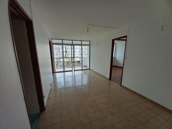 Appartement à louer - Les Abymes - 4 pièces - 3 chambres