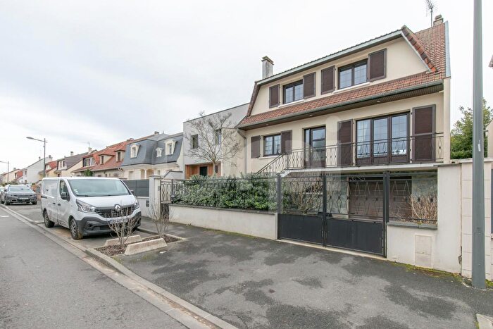 Maison à vendre - Chennevières-sur-Marne, Paris Chennevières - 6 pièces - 5 chambres