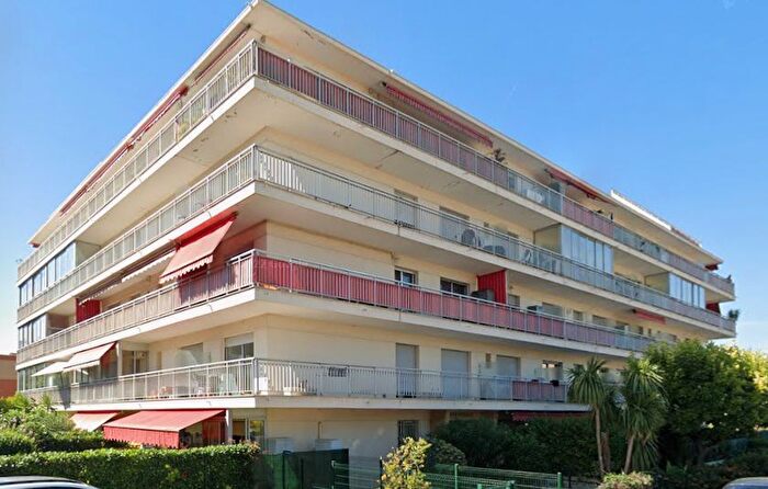 Cagnes-sur-Mer, Le Cros de Cagnes, Les Vespins : Appartement 1 pièce à louer