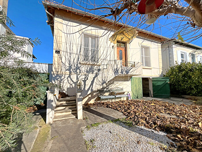 Maison à vendre - Arles, Trébon - 4 pièces - 2 chambres