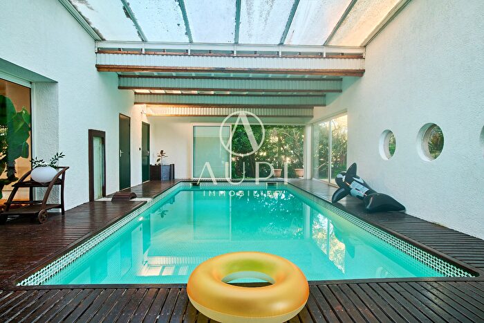 Maison à vendre - Tarascon - 10 pièces - 6 chambres