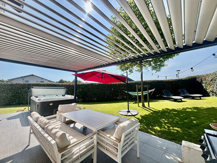 Maison à vendre - Bassussarry - 4 pièces - 3 chambres