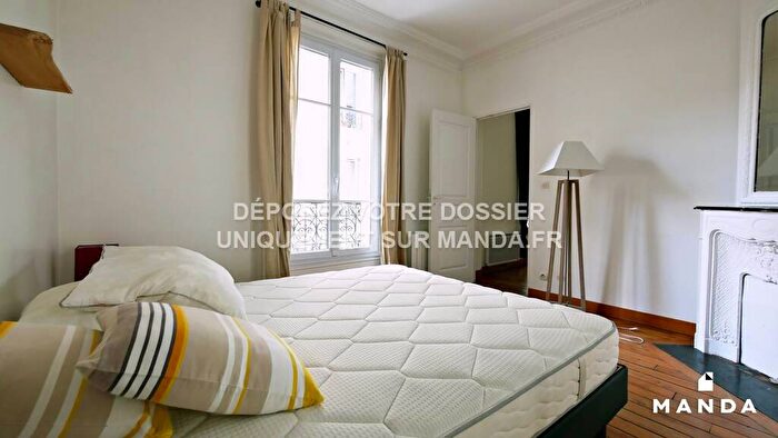 Appartement à louer - Violet Commerce, Paris ème arrondissement - 2 pièces - 1 chambre