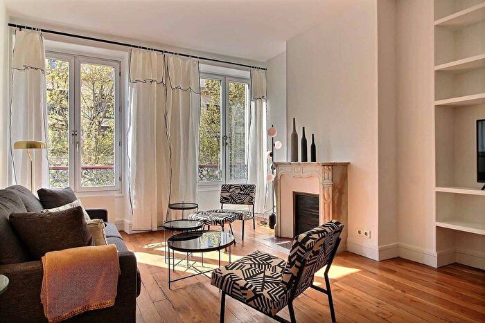 Appartement à louer - Saint Philippe du Roule, Paris ème arrondissement - 1 pièce