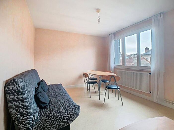 Appartement à louer - République, Aurillac - 2 pièces - 1 chambre