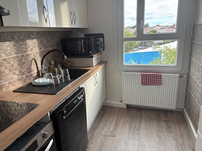 Appartement à louer - Montélimar, Les Champs, Les Blaches, Beaulieu - 3 pièces - 2 chambres