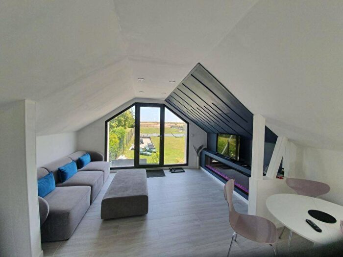 Appartement à louer - Livilliers - 2 pièces - 1 chambre