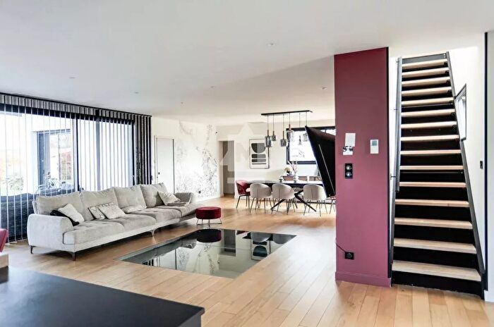 Maison à vendre - Clermont-Ferrand - 8 pièces - 4 chambres