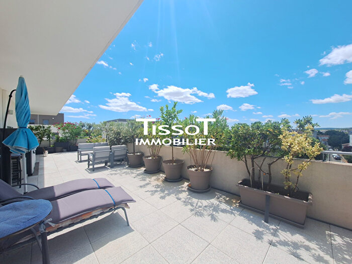 Appartement à vendre - Nîmes, Ville Active - 4 pièces - 3 chambres