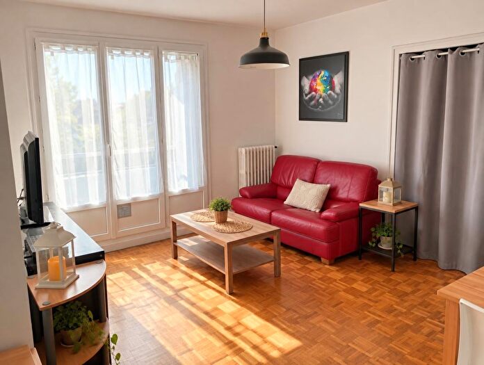 Saint-Martin-d'Hères, Galochère - Appartement 4 pièces à louer