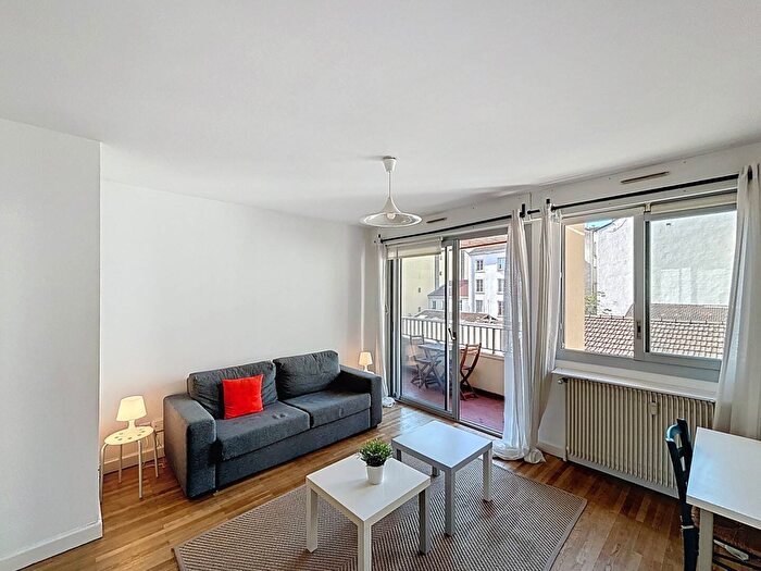 Appartement à louer - Ainay, Lyon ème arrondissement - 4 pièces - 3 chambres