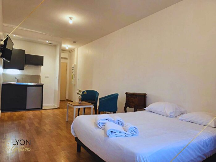 Appartement à louer - Bessenay - 1 pièce