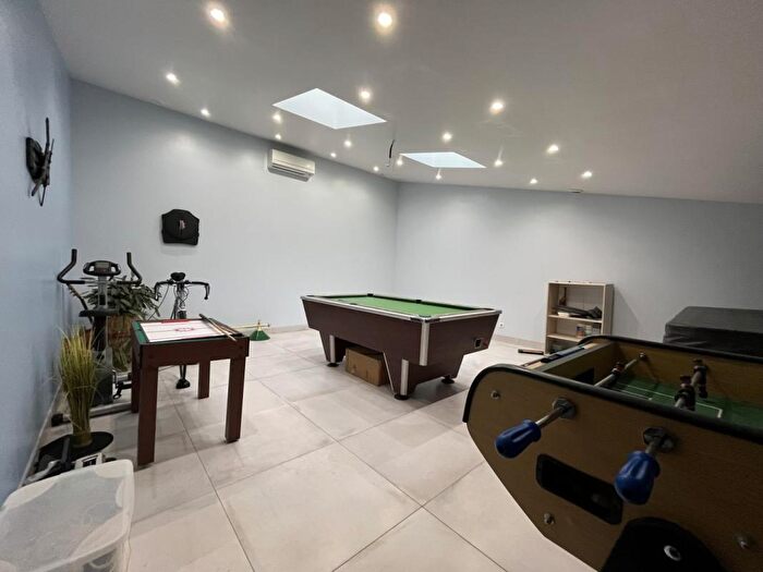 Maison à vendre - Olonzac - 5 pièces - 4 chambres