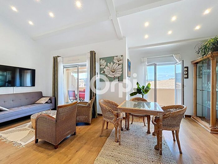 Appartement à vendre - Sainte-Maxime, Saquèdes, Quilladou, Garonnette, Golfe - 3 pièces - 2 chambres