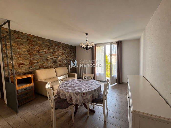 Estialet le Bouchet, Montbrison : Appartement 3 pièces à louer
