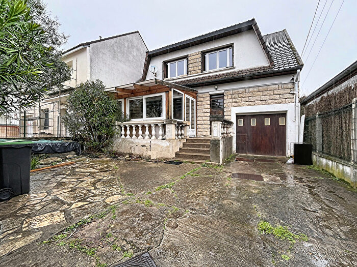 Maison à vendre - Morangis - 5 pièces - 3 chambres