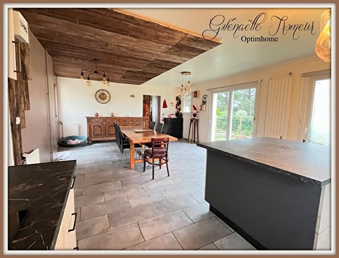 Maison à vendre - Landivisiau - 8 pièces - 4 chambres