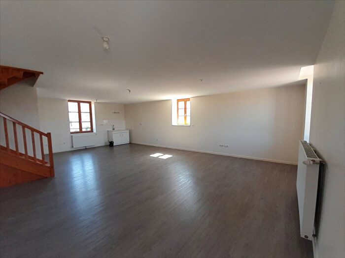 Appartement 3 pièces à louer à Saint-Gengoux-de-Scissé