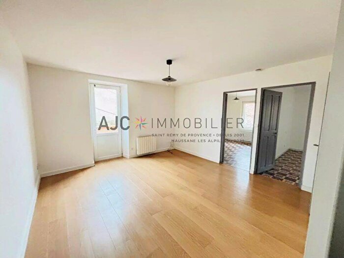 Appartement à louer - Cabannes - 3 pièces - 2 chambres