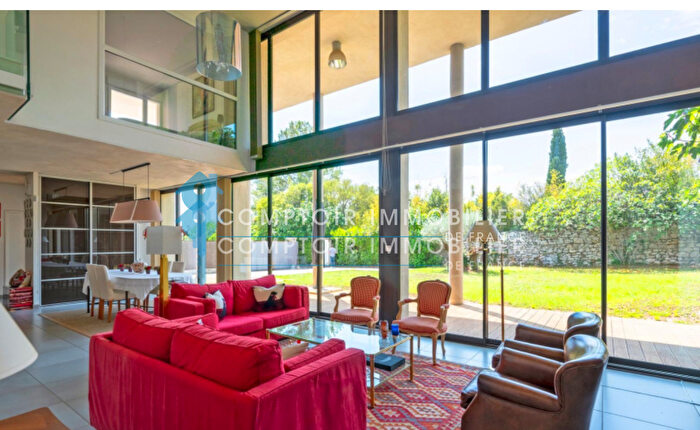 Maison à louer - Sommières - 5 pièces - 3 chambres