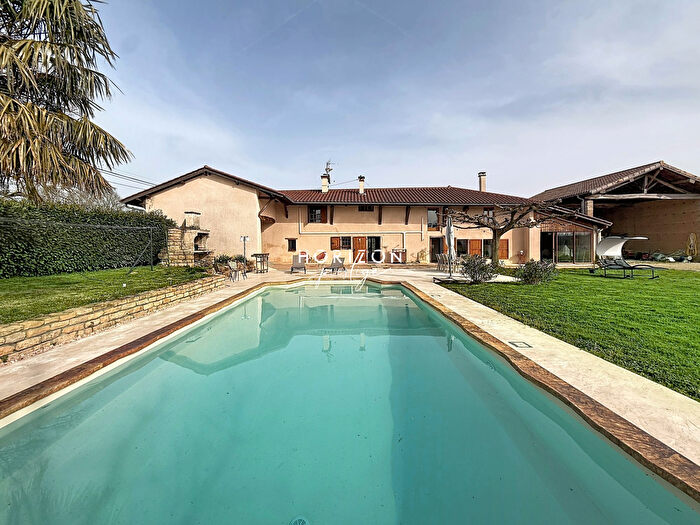 Maison à vendre - Illiat - 8 pièces - 5 chambres