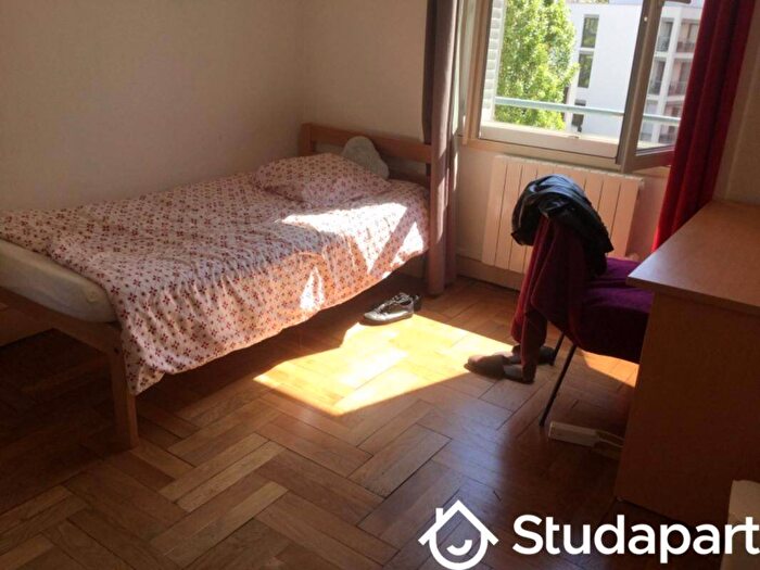 Appartement à louer - Montchat, Lyon ème arrondissement - 1 pièce - 3 chambres