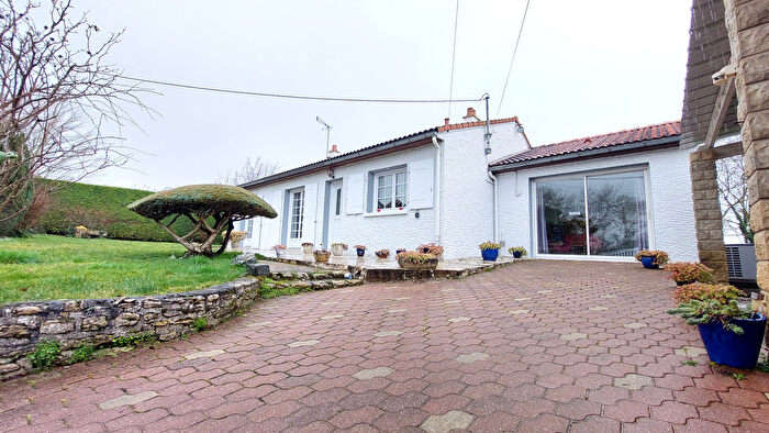 Maison à vendre - Saint-Symphorien - 5 pièces - 3 chambres