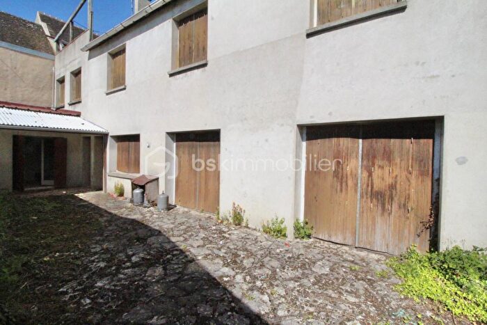 Maison 8 pièces à Chéroy, à vendre