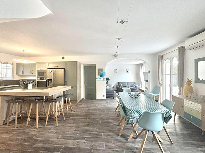 Maison à vendre - Fréjus - 5 pièces - 4 chambres