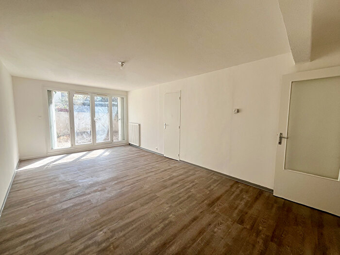 Vitrolles, Bords de l'étang, Tribales, Ferme de Croze - Appartement 4 pièces à vendre