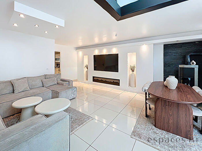 Maison à vendre - Trappes, La Plaine de Neauphle - 5 pièces - 3 chambres