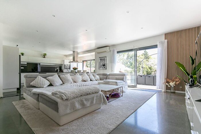 Maison à vendre - Villiers-sur-Marne, Les Stades - 7 pièces - 5 chambres