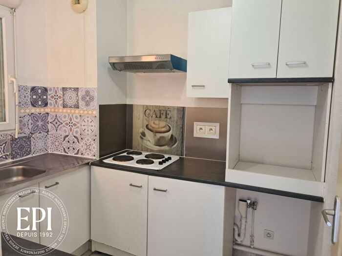 Appartement à louer - Carcassonne - 3 pièces - 2 chambres