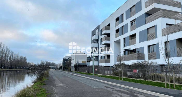 Poudrette-Sainte Anne, Les Pavillons-sous-Bois : Appartement 4 pièces à louer