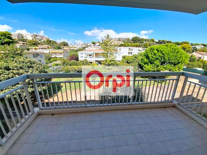 Appartement 4 pièces à Le Grimond-Plateaux Fleuris-Valliere, Saint-Laurent-du-Var, à louer