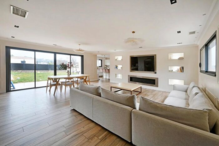 Maison à vendre - Poulx - 5 pièces - 4 chambres