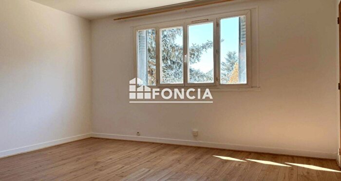 Chevalier-Les Petits Prés, Plaisir : Appartement 2 pièces à louer