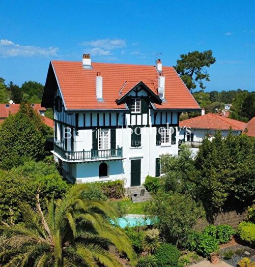Maison à vendre - Biarritz, Braou, Ranquine, Aguilera - 10 pièces - 7 chambres