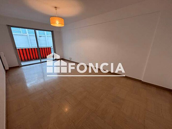 Appartement à louer - Le Port, Nice - 2 pièces - 1 chambre