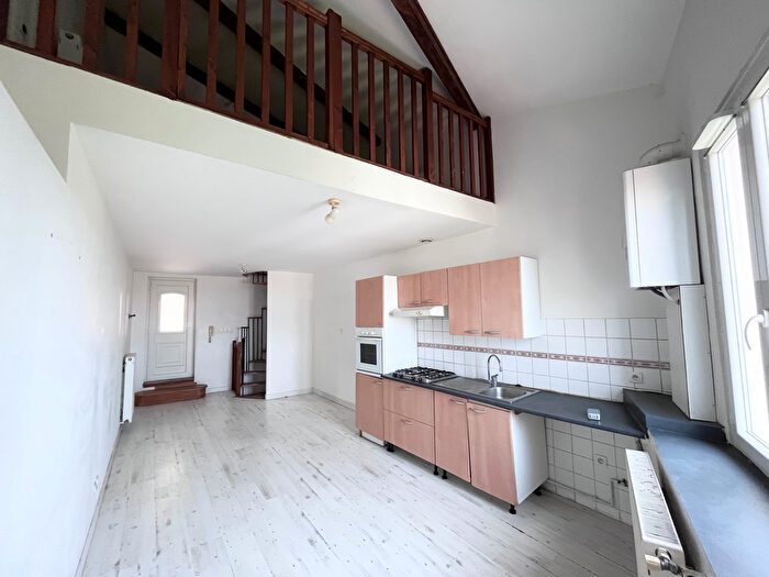 Appartement 3 pièces à Givors, Centre-ville, à louer