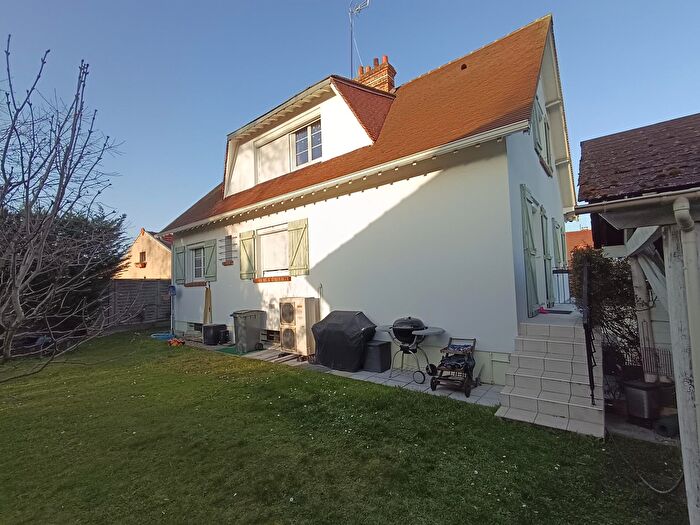 Maison à vendre - Saint-Ouen-lAumône, Eglise - 7 pièces - 5 chambres