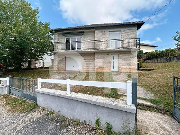 Maison à louer - Saint-Pantaléon-de-Larche - 4 pièces - 3 chambres