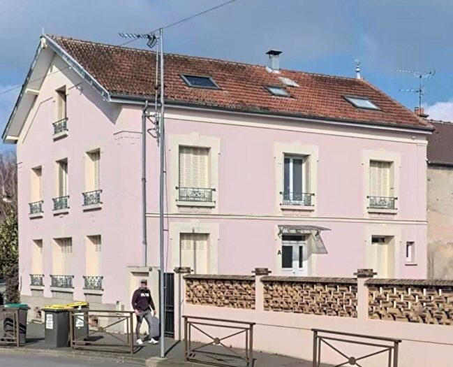 Appartement à louer - Nord Est, Gretz Armainvilliers - 1 pièce