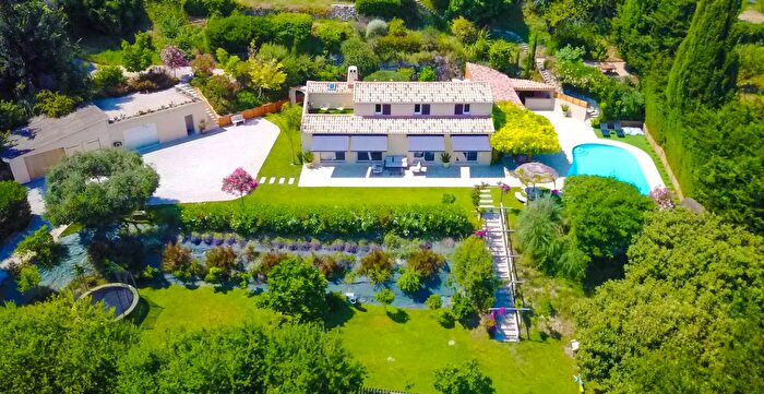 Maison à vendre - La Gaude - 7 pièces - 6 chambres