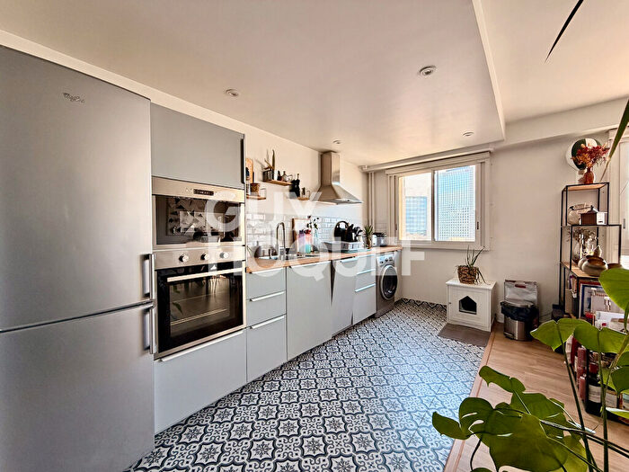 Courbevoie, Gambetta, La Défense : Appartement 2 pièces à vendre
